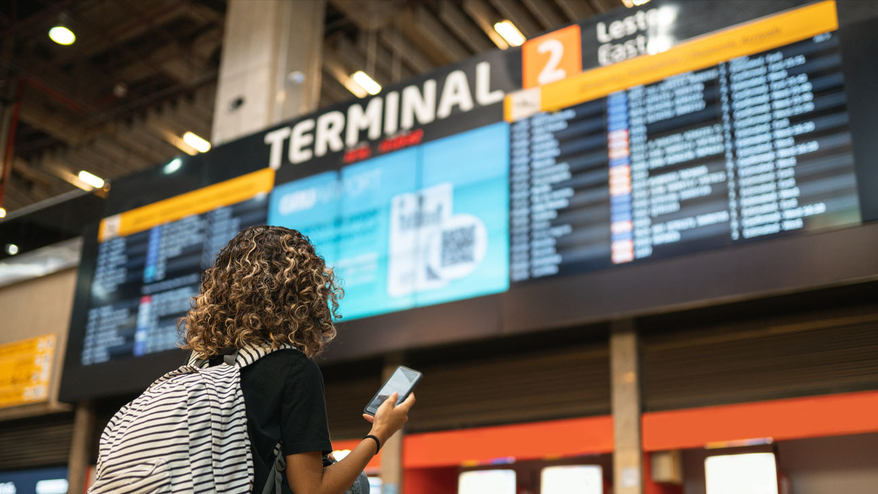 In Airports Digital Signage Is Good for What Ails You | AVIXA Xchange
